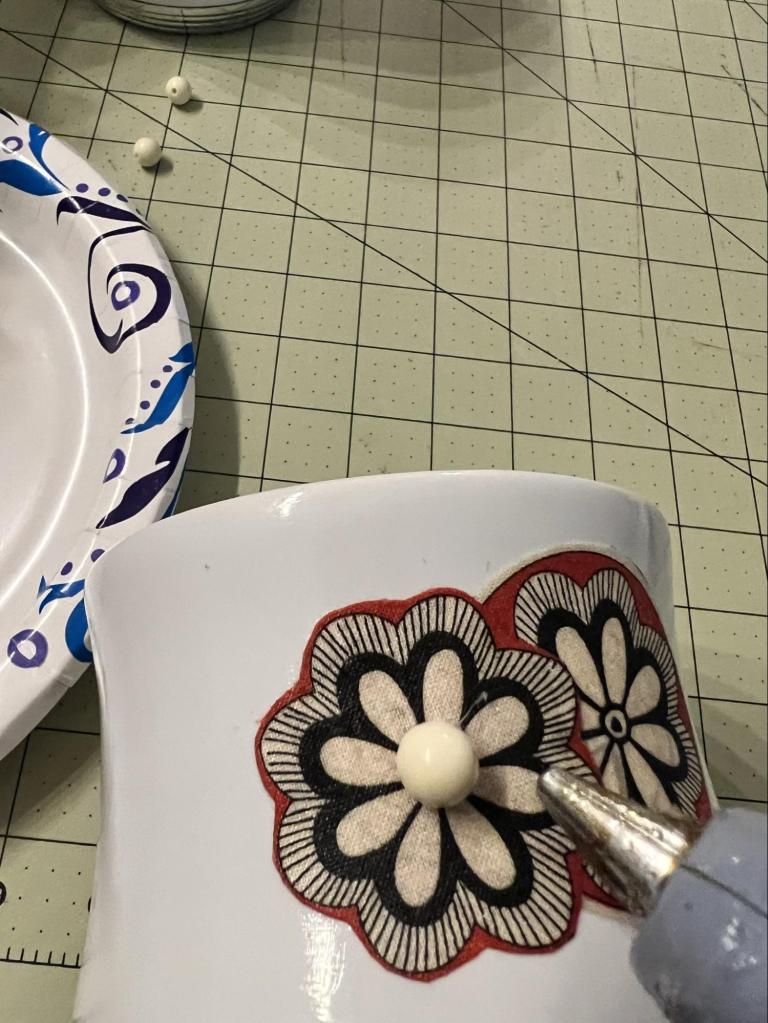 How to Upcycle old Ceramic Bathroom Containers – Seaside Resurrections